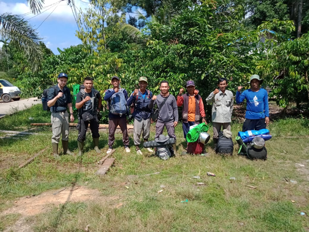 Kegiatan Lapangan di dalam Kawasan Lindung Hutan Desa – Yayasan Palung