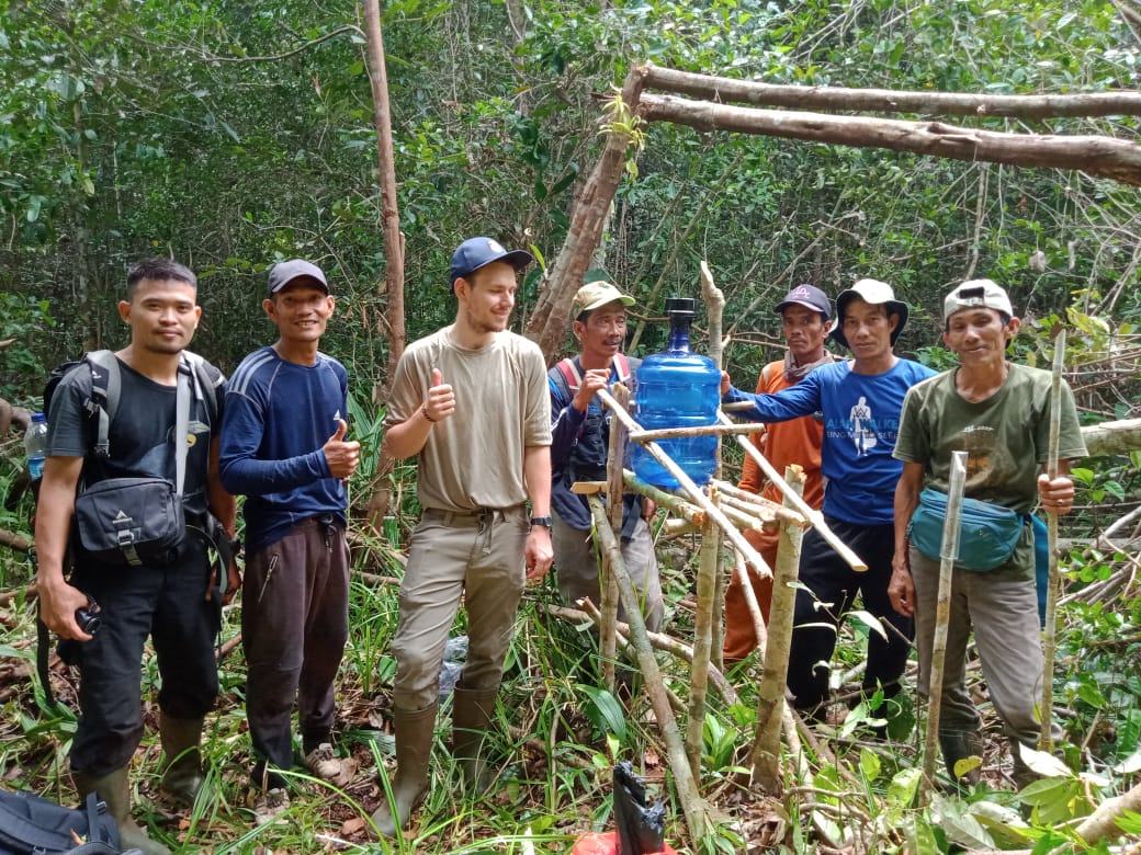 Kegiatan Lapangan di dalam Kawasan Lindung Hutan Desa – Yayasan Palung